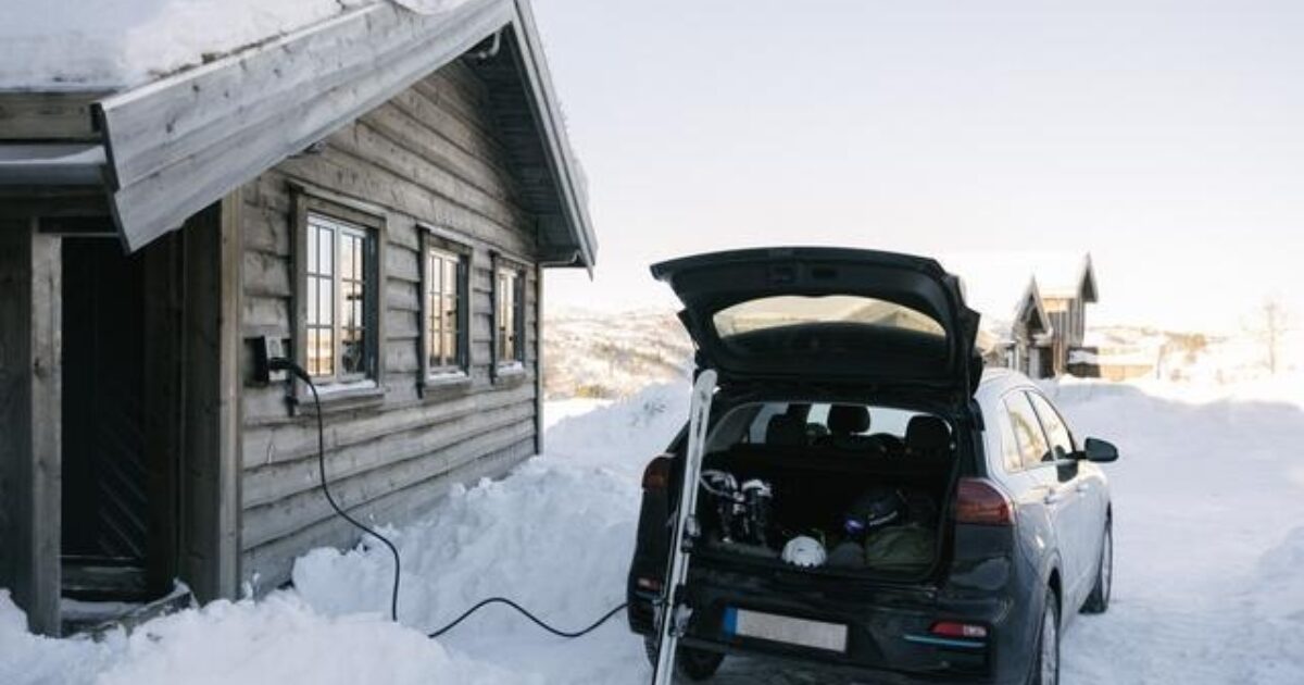 5 tips: Slik lader og kjører du smartere med elbilen i vinter | Zaptec